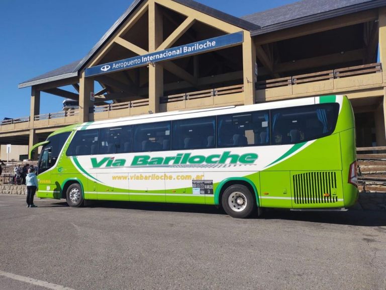 Via Bariloche comenzó a brindar servicios que conectan el Aeropuerto de ...